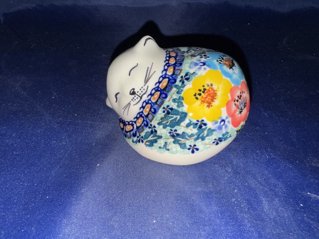 Elizabeth Sleeping Cat - Pattern: Elizabeth – Polish Pottery Pantry